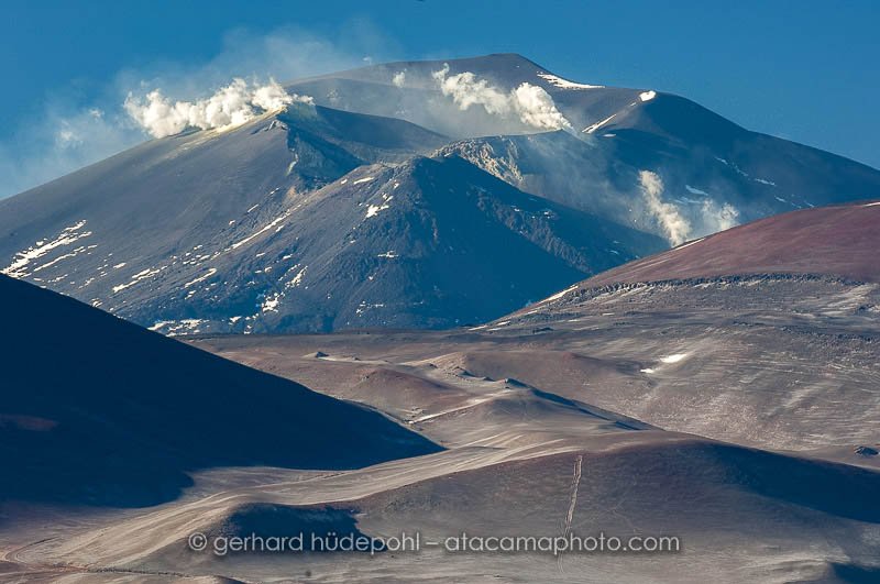 Very active fumaroles at Lastarria volcano - Image G2X0878.jpg ...